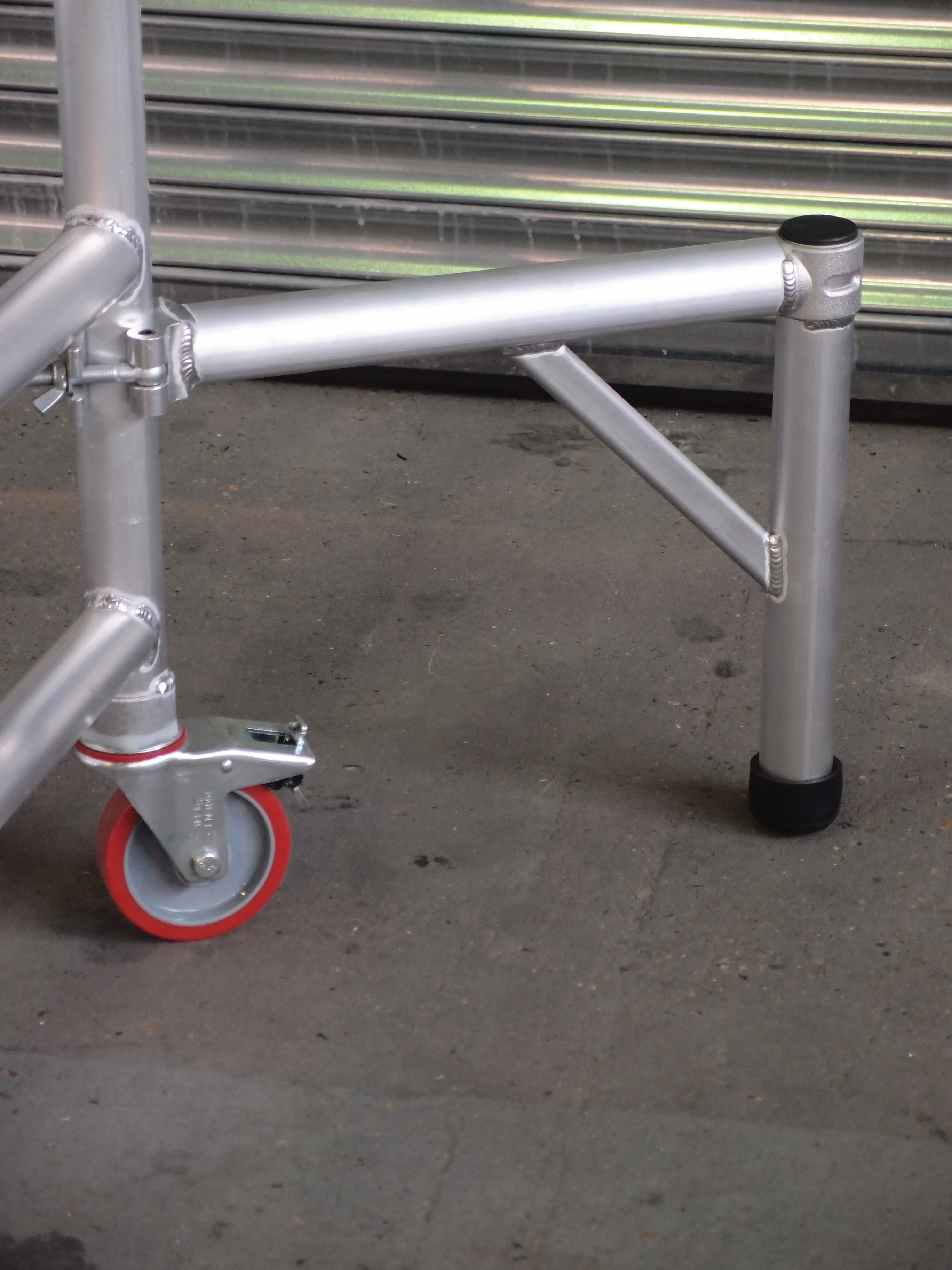 Industrial Podium Steps BS 8620 – 2M - Industry Supplies